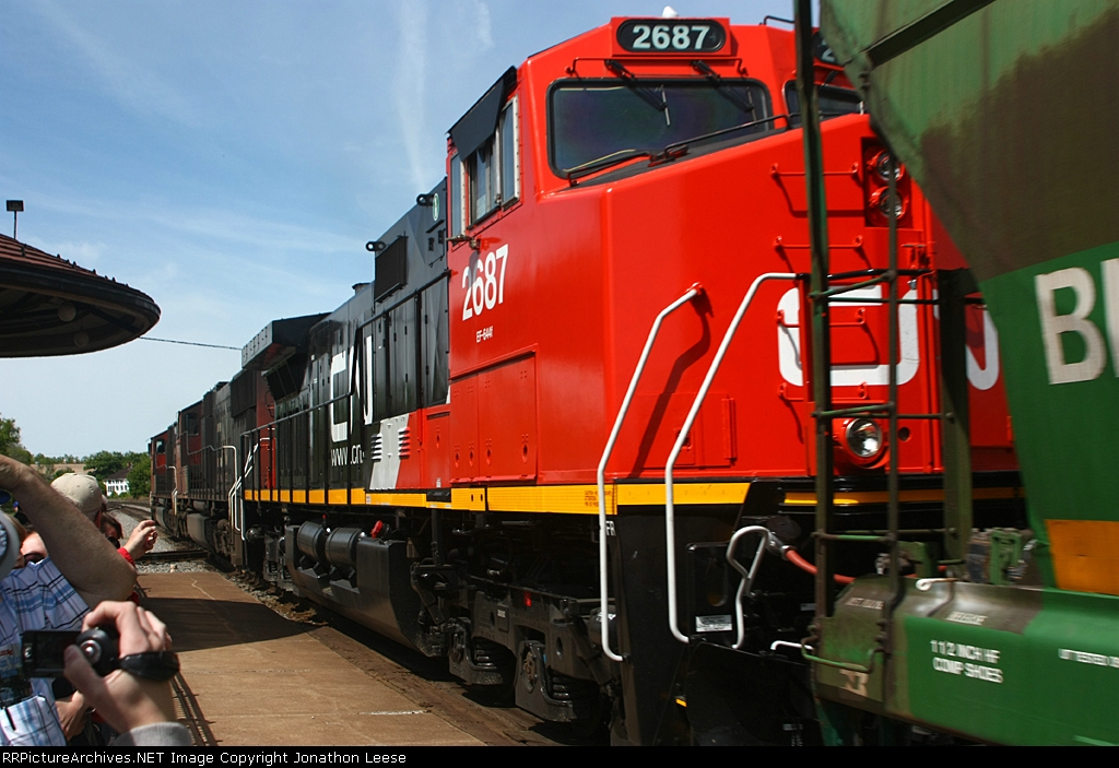 Freshly repainted CN 2687